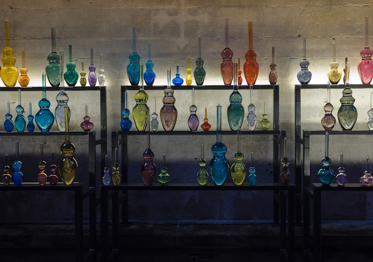 Louis Thompson at Salisbury Cathedral – London Glassblowing