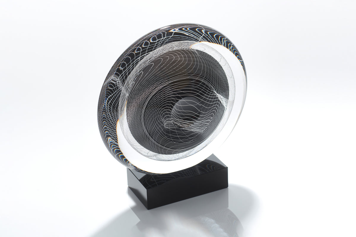 Black & White Disc – London Glassblowing