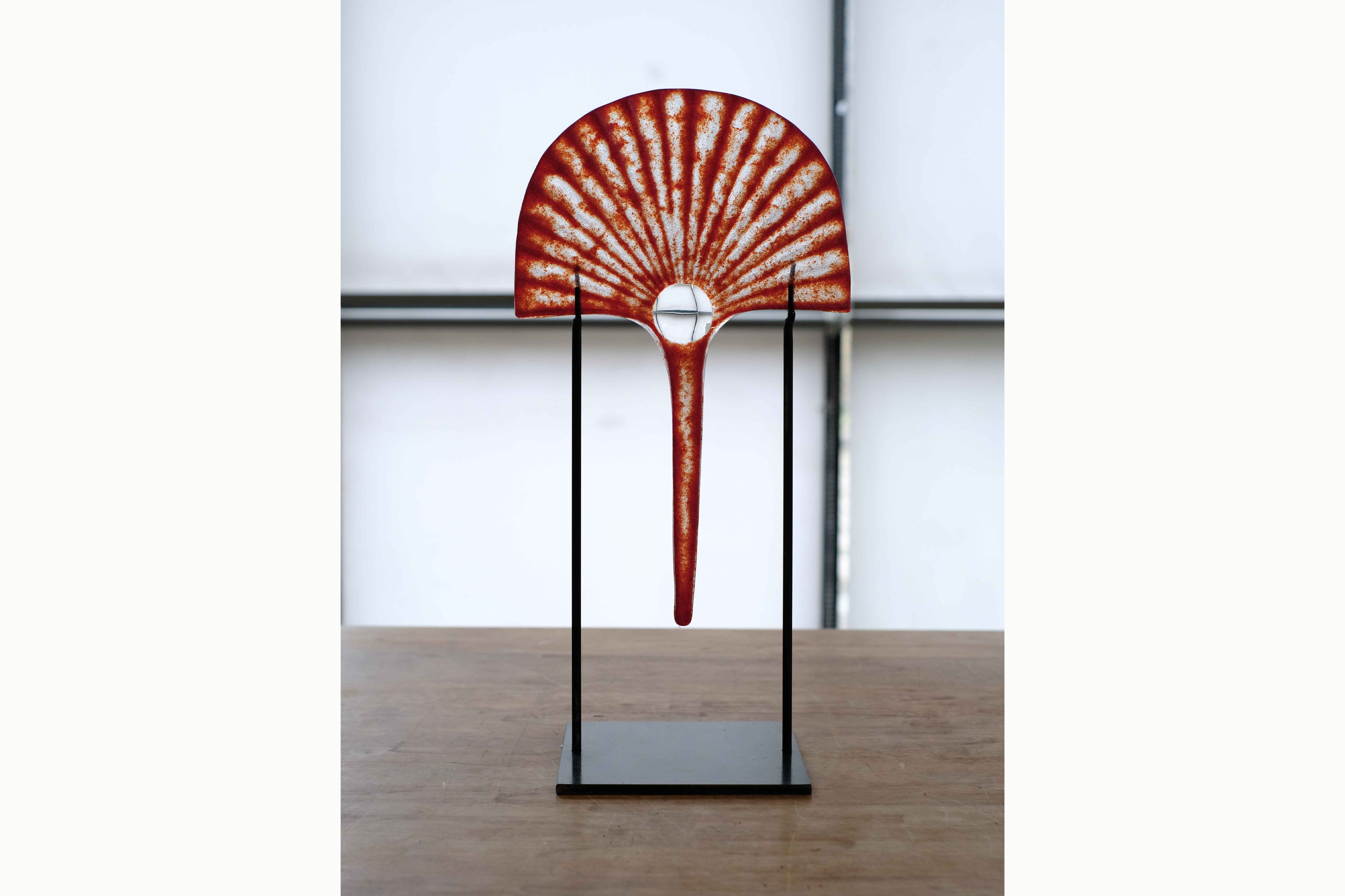 Small Fan in Clear with Red Grain – London Glassblowing