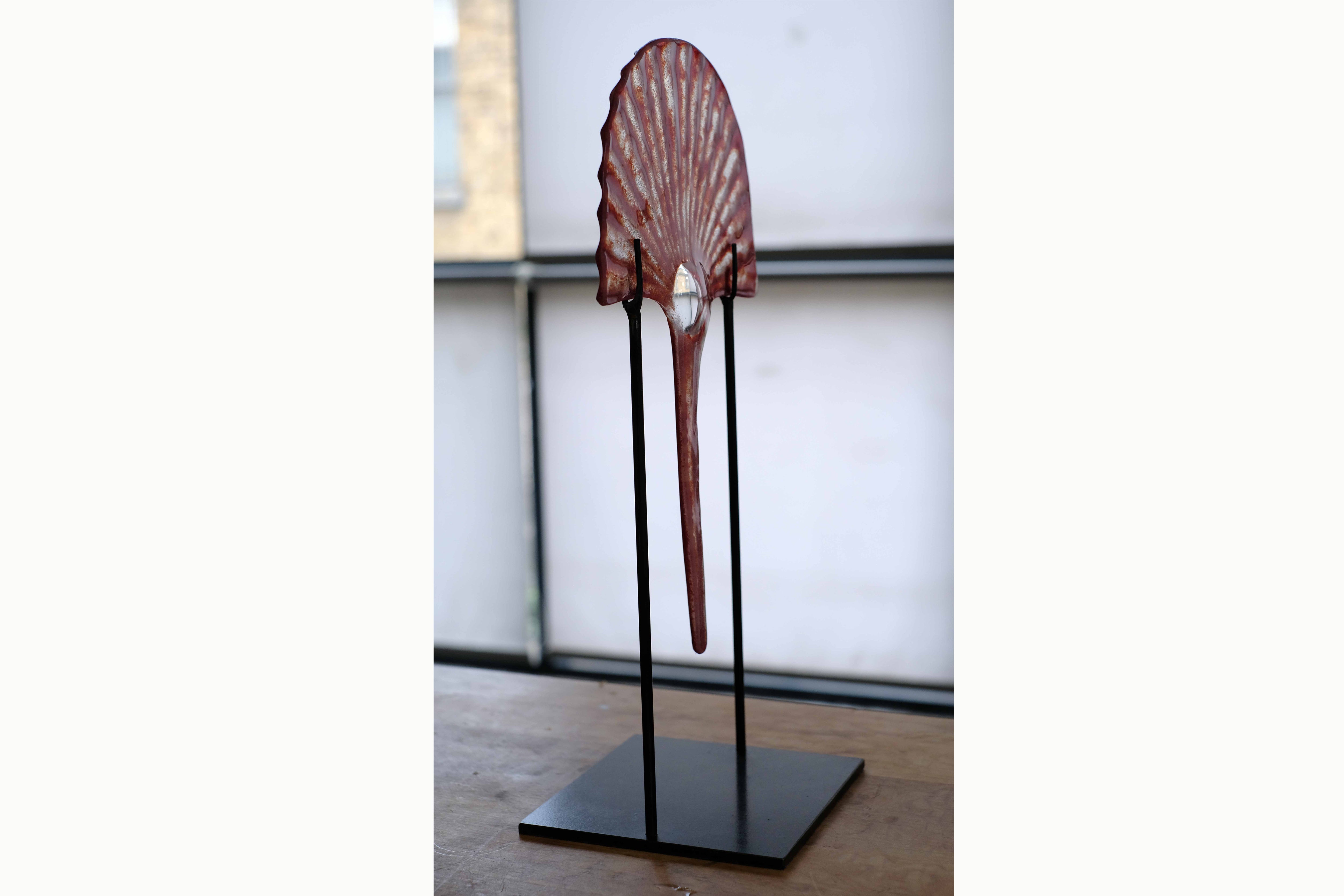 Small Fan in Clear with Red Grain – London Glassblowing